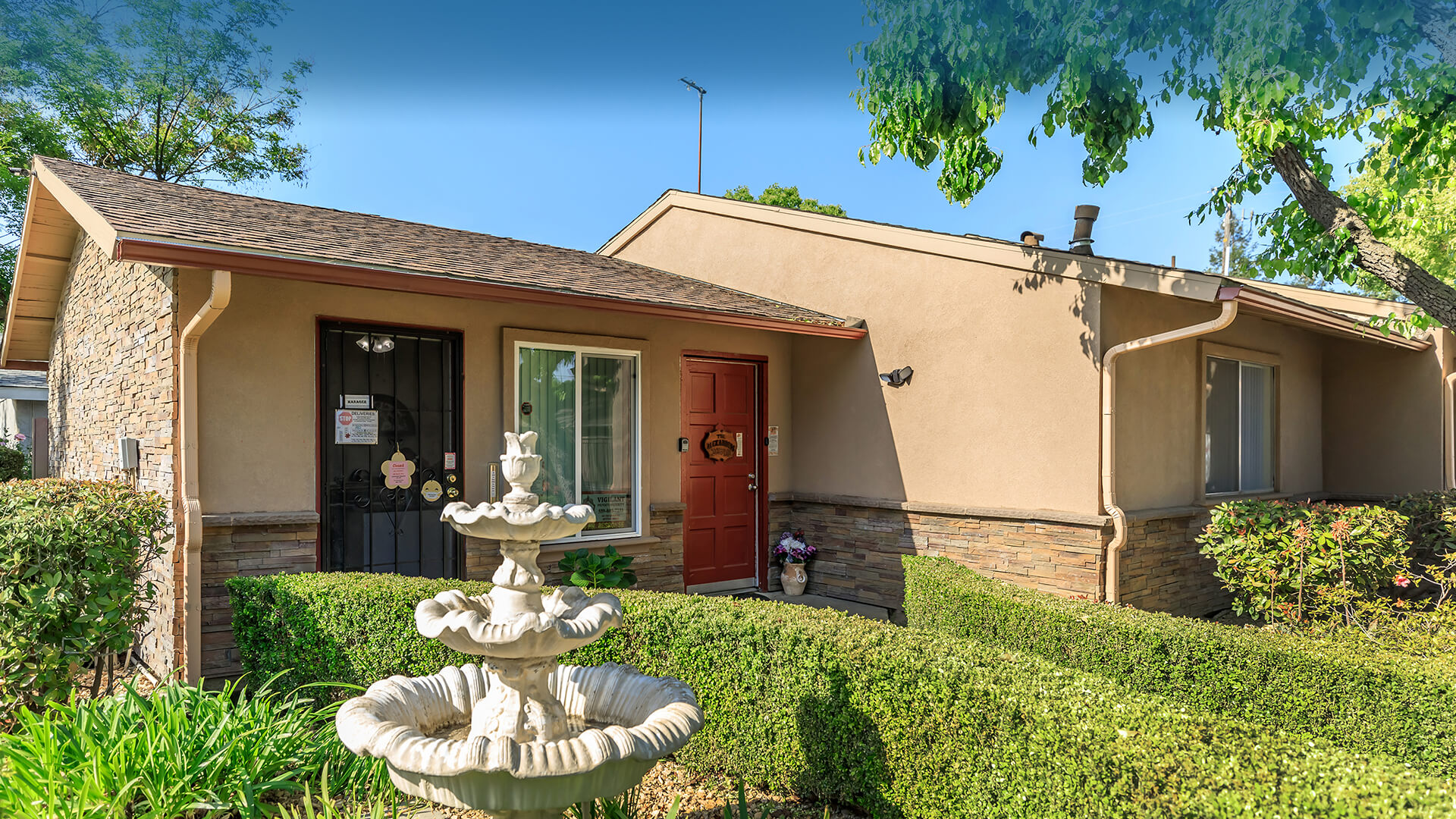 Cedar Tree I and II Apartments - Apartment living in Fresno, CA