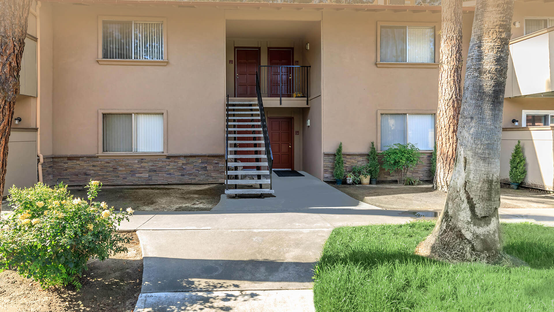 Cedar Tree I and II Apartments - Apartment living in Fresno, CA